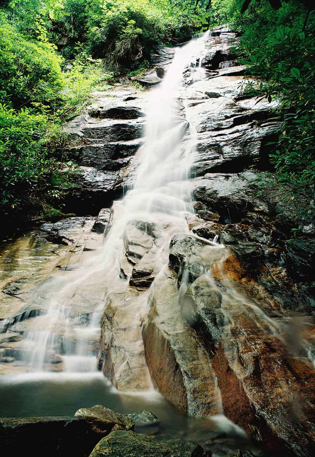 Waterfalls in Upstate SC for Families and Hikers