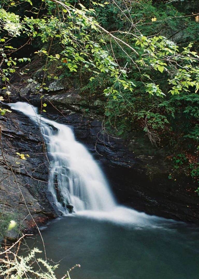 Waterfalls in Upstate SC for Families and Hikers